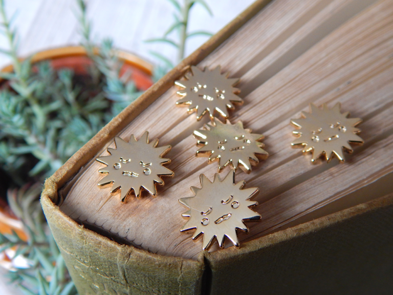 Miniature Gold Sun Pin Badge – Bloomsbury Nook